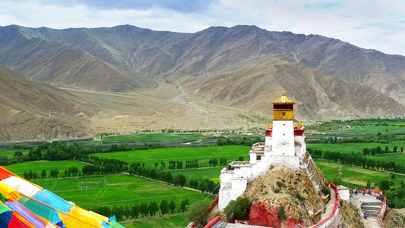 Shannan Yumbu Lhakhang | Tickets, Transport & Visiting Tips - China ...