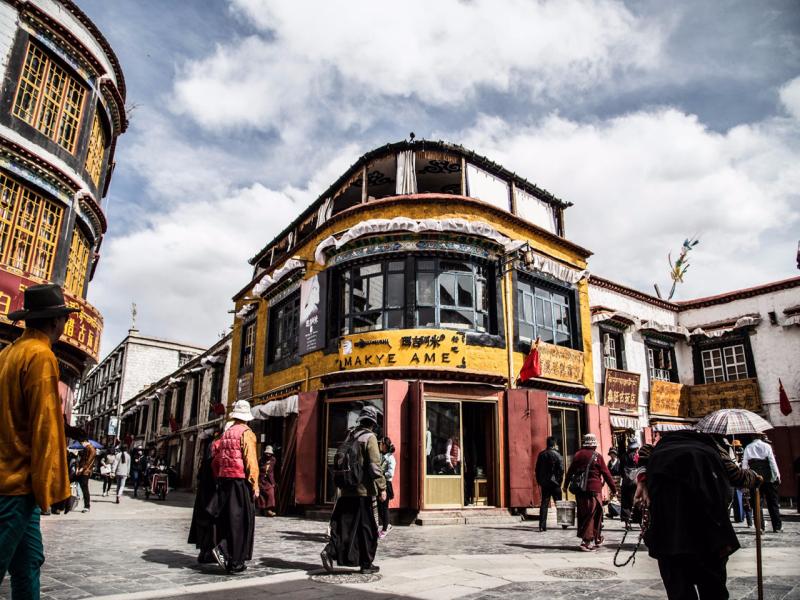 Tibet Barkhor Street Guide | Culture, Pilgrimage, Shopping & Food ...
