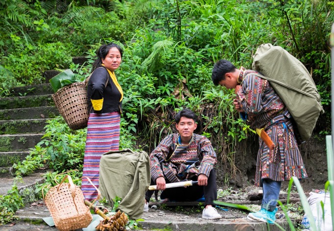 The Monba Ethnic Group of Tibet Secret Realm – Motuo Cultural and ...