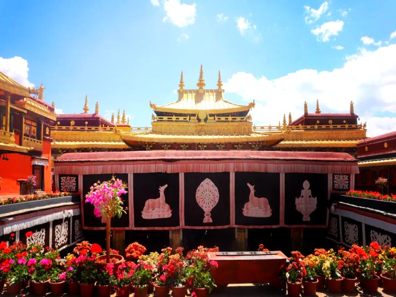 How to Visit Jokhang Temple? History, Highlights & Visiting Tips ...