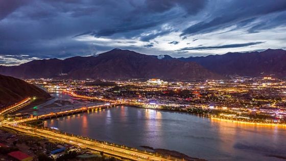Beyond Monuments: Human Belief, Nature, and Everyday Life in Lhasa ...